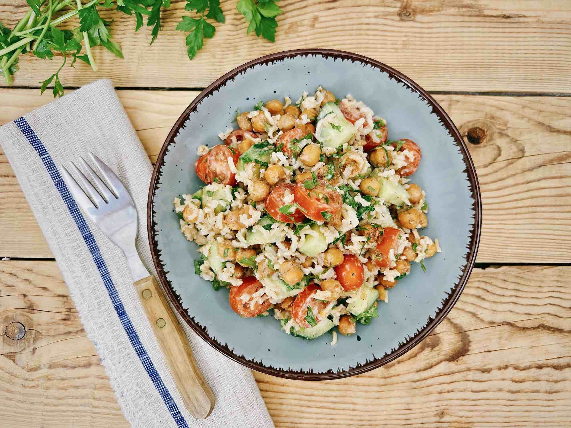 Salată de năut cu legume și orez - Gastron Retete